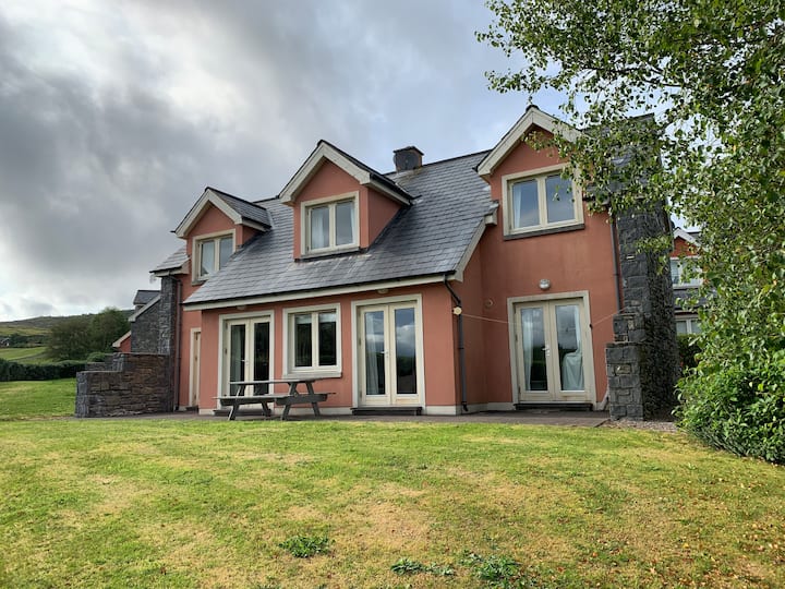 Beautiful Detached Golf Cottage With Sea Views - Kenmare