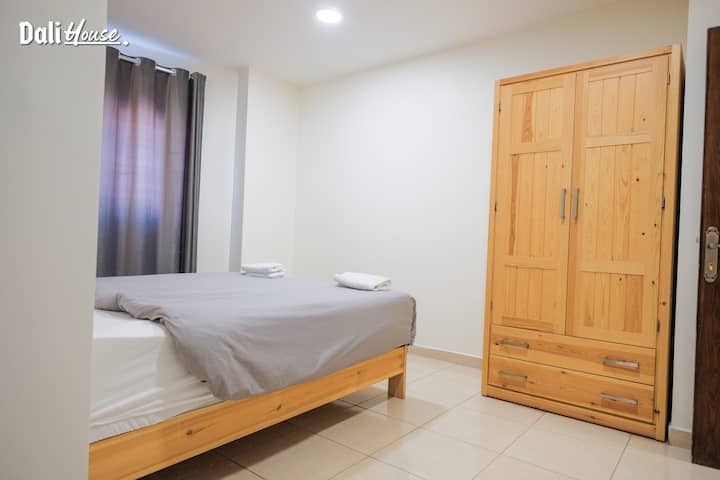 2/ Modern Minimalist Apt In Artistic Jabal Weibdeh - Amman