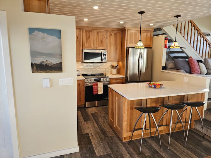 Mountain Escape: Stunning Views, Hot Tub & Access - Crested Butte, CO