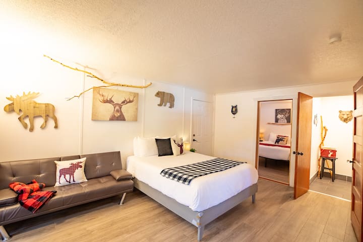 Cabin Suite #16, Hot Tub/kitchen/fenced Courtyard - Leavenworth, WA