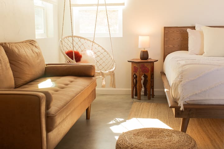 Private Casita W/ King Bed, Wifi, Tv, Views - 조슈아트리