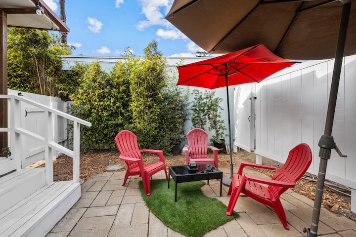 So Oceanside Coastal Garden Getaway - Oceanside, CA