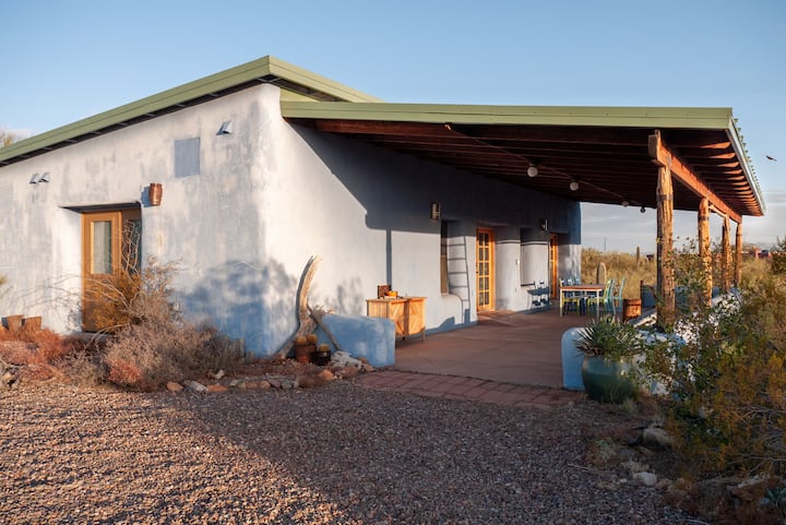 Straw Bale Guesthouse On Tucson's West Side - Carousel, Tucson