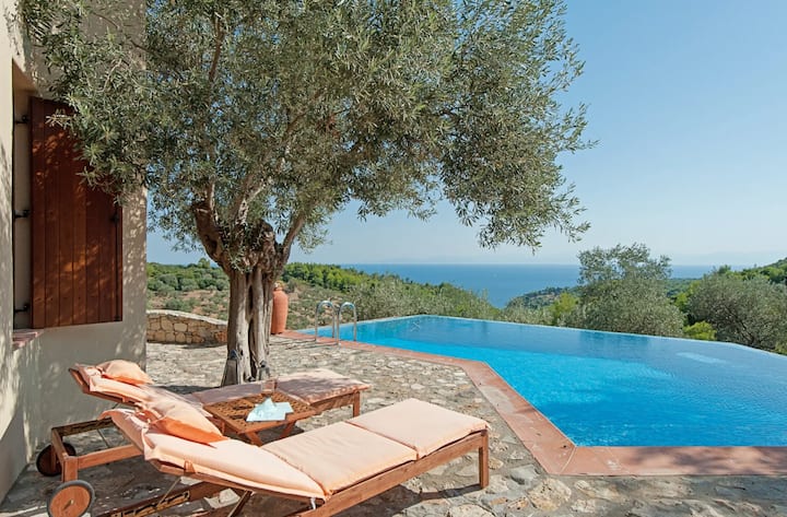 Luxury Villa W/ Swimming Pool Jacuzzi Sea Views - Alonnisos