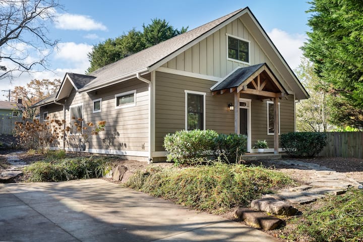 Charming 5-star Bungalow! Convenient, Dog-frendly - Asheville, NC