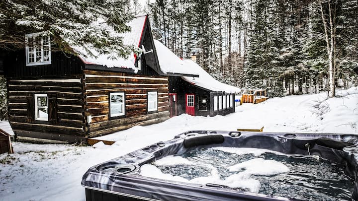 *Hottub*christmas 23-26 Available* Cozy*private* - Huntsville