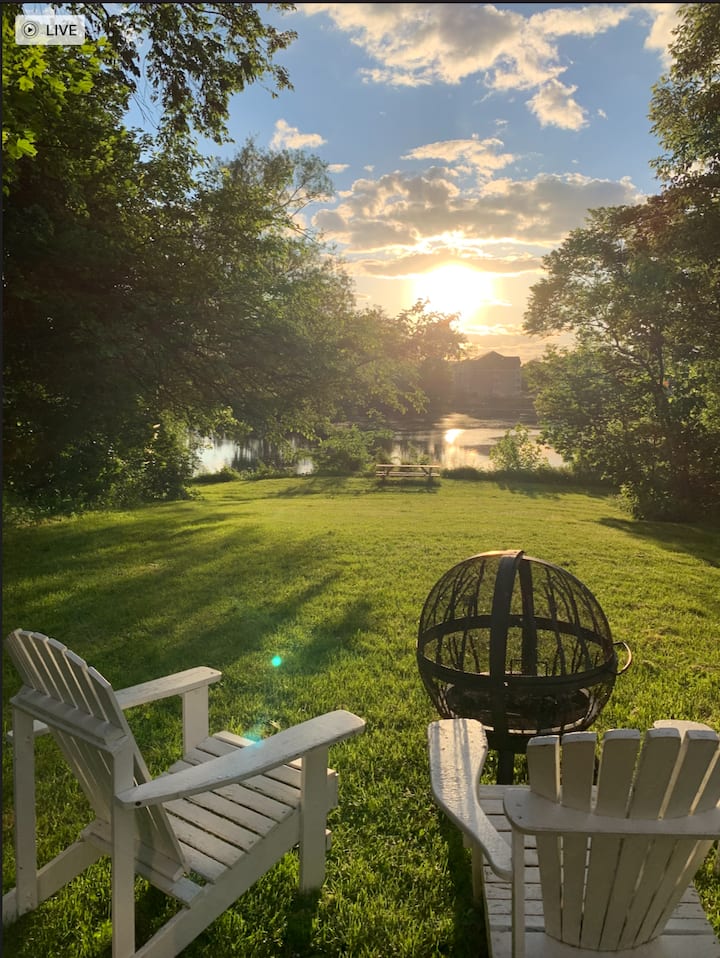 Riverfront Rustic 1824 Mansion - Troy, NY