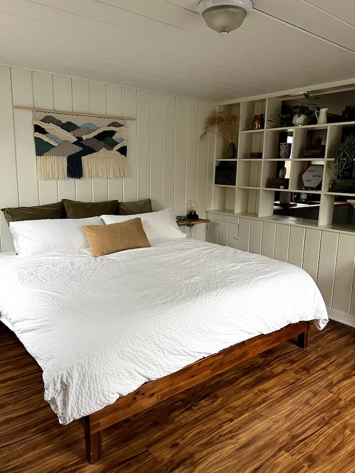 Studio In Backyard Farm With Goats! - Eugene, OR