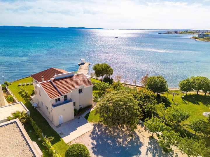 Villa First Row To The Sea - Nin