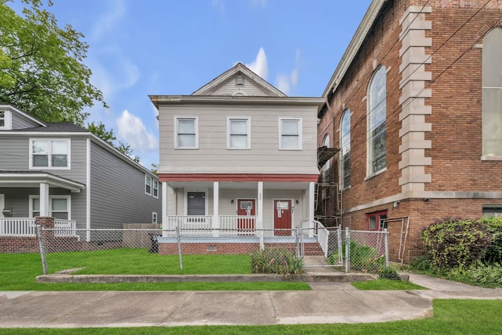 Beautiful Renovated Apt Historical Parkview - Portsmouth, VA
