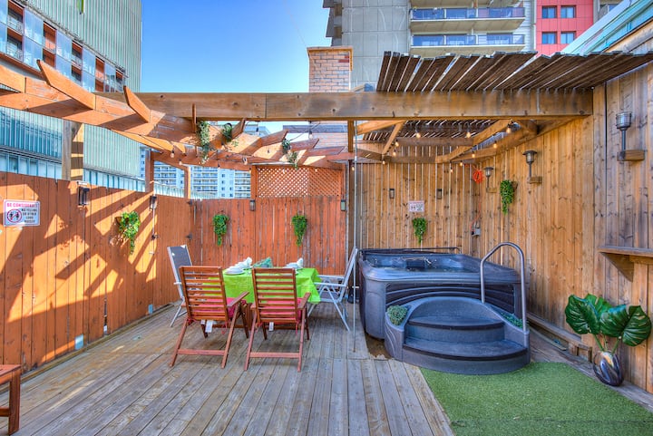 Exclusive Rooftop Spa Retreat In Downtown Mtl! - Montreal