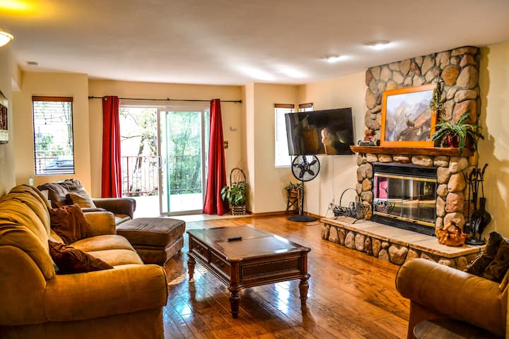 Arrowhead Cabin | Close To Lake And Village - Running Springs, CA