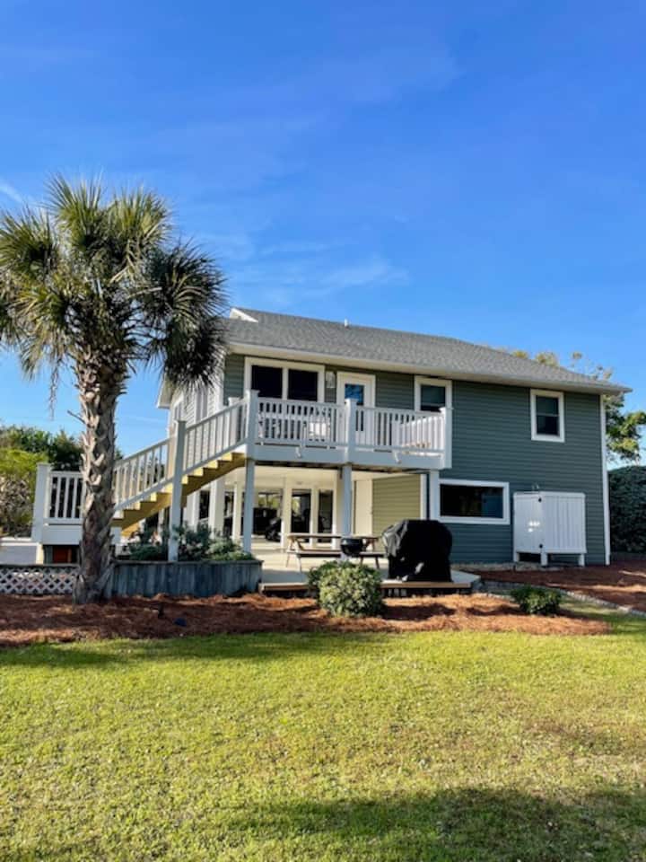 Bright, Quiet, And Cozy, 3 Bed/2 Bath - Emerald Isle, NC