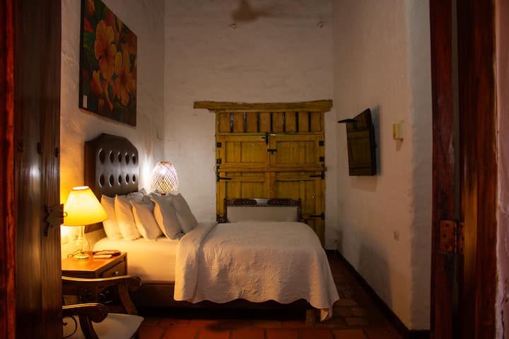 Beautiful Room In A Colonial Heritage Hotel - Valledupar
