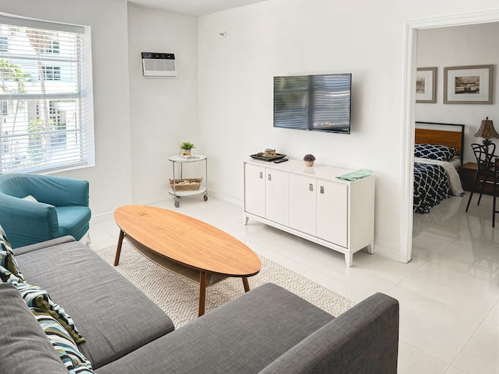2 Bedroom On The Beach ! - Miami Beach