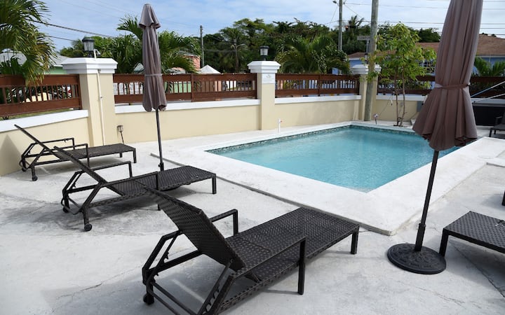 Leah's Heaven #1 - Sandrania Gardens Spacious  Apt - Nassau