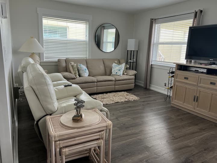 Marco Island Waterfront Condo! - Marco Island, FL