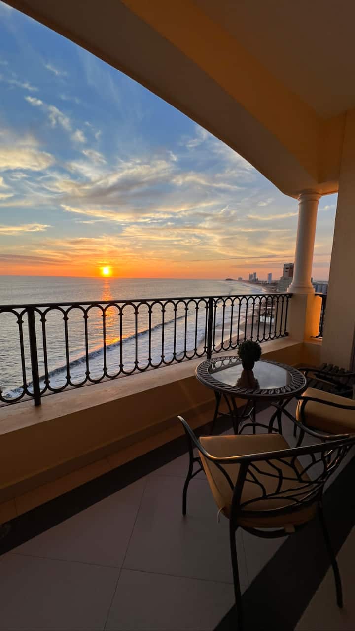 Condominio De 3 Recamaras En Las Gavias Grand - Mazatlan