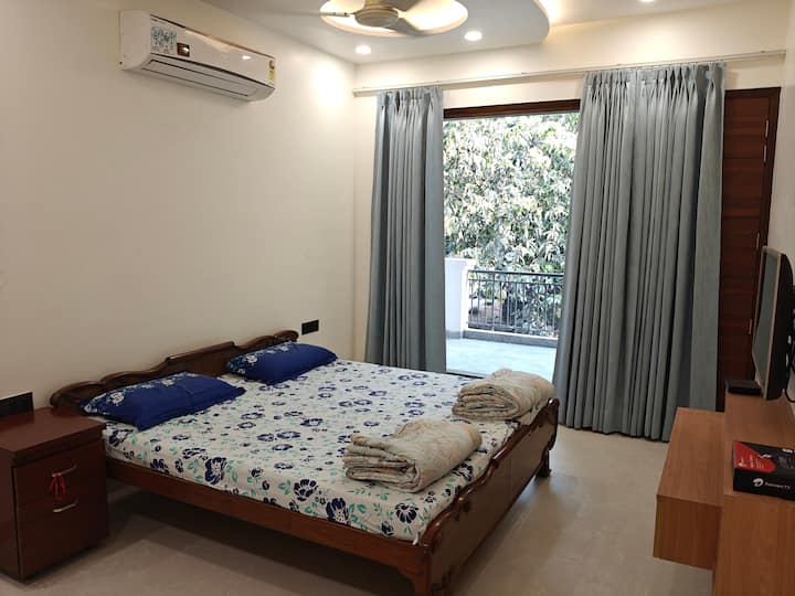 Serene Villa 36 | Amber Suite | Sunrise Retreat - Chandigarh