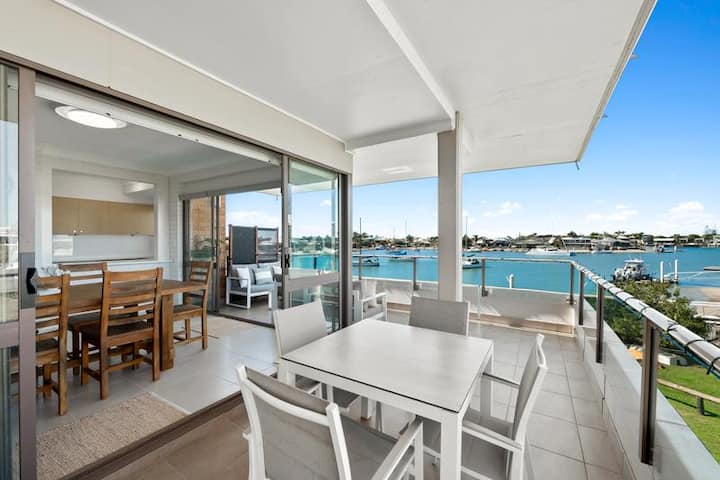 Waterfront Apartment - Sunshine Coast