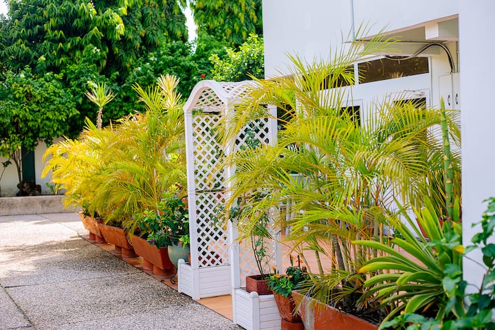 2privates Rooms @ Osu With Rooftop Oceanview - Accra