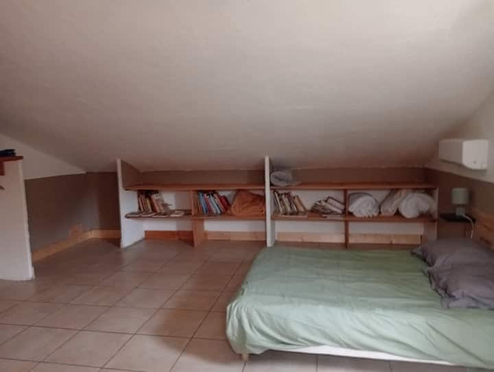 Chambre Spacieuse Climatisée, 1 à 5 Personnes - Bastia