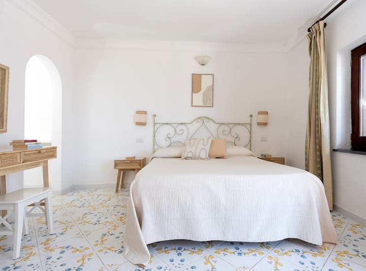 Cozy Garden Room | Breakfast & Sunset Pool - Capri