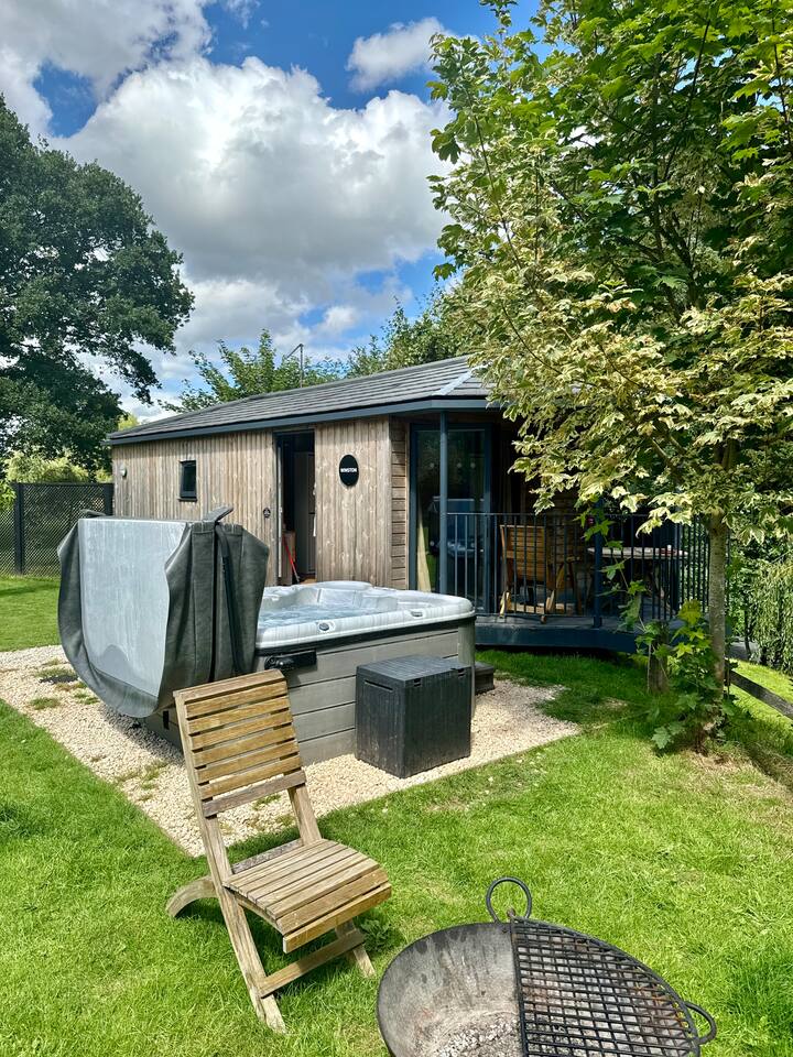 Riverside Cabins, Shrewsbury Sy41hy - Winston - North Wales