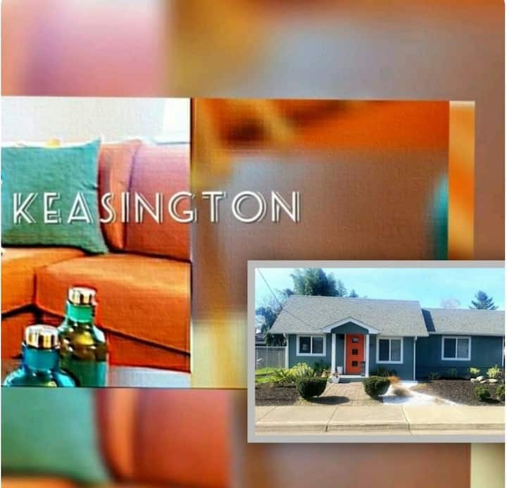 Hucrest Vibes! Mcm
2bedroom 2bath Fire Pit & Deck - Roseburg, OR