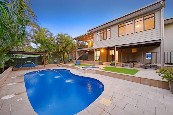 Harrys @ Shelly Beach - Family Home With Pool - ポート・マッコリー
