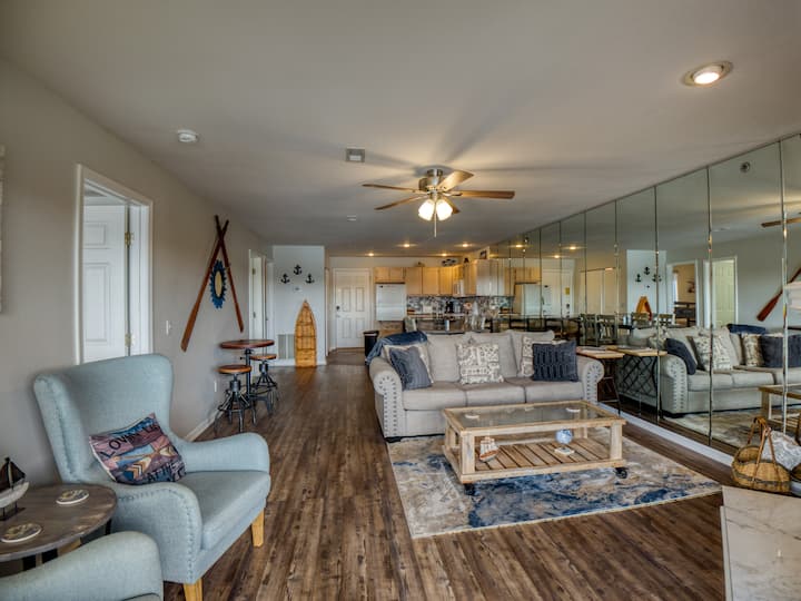 2 Bedroom 2 Bath Condo With Boat Slip! - Osage Beach, MO
