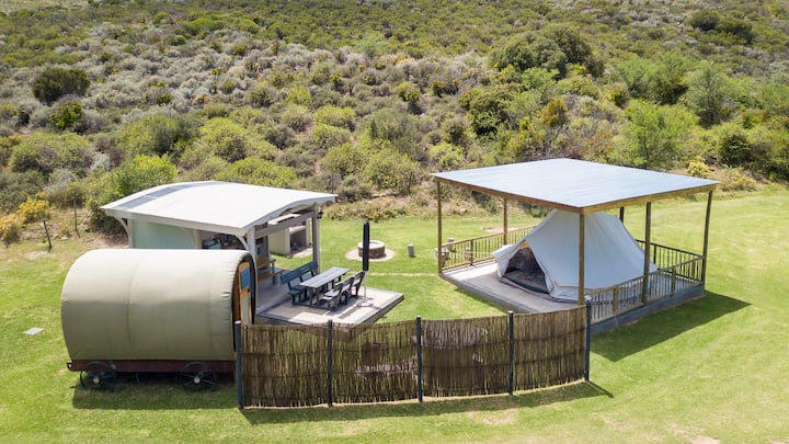 Glen Eden Ranch-lily Pod, Gypsy Wagon & Bell Tent - Montagu