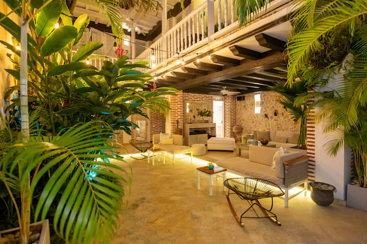 Charming Colonial House In The Old City - Cartagena