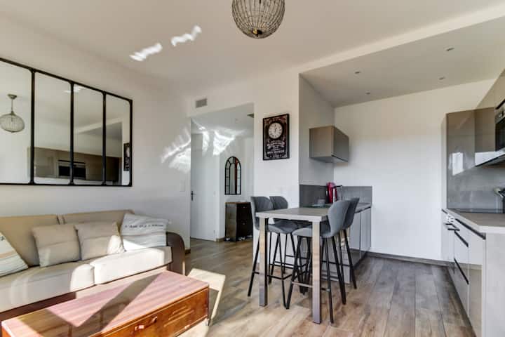 2 Pieces Neuf- Terrasse- Dernier Etage- Centre - Nice