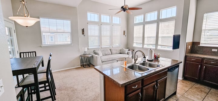Penthouse Comfort In Dove Valley! - Parker, CO