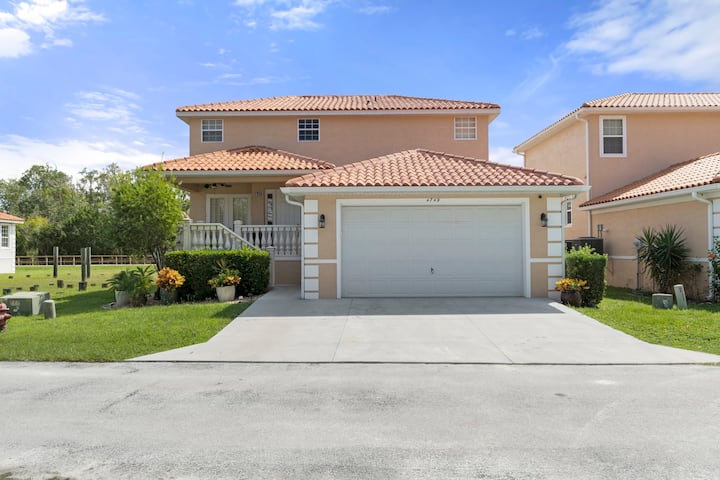 4 Br, 3.5 Ba Waterfront Villa At Tradewinds 103 - Homosassa, FL