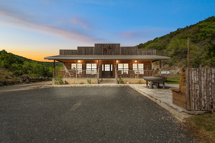 Miracle Lodge | Pool, Hot Tub & Scenic Views - Lost Maples State Natural Area, Vanderpool