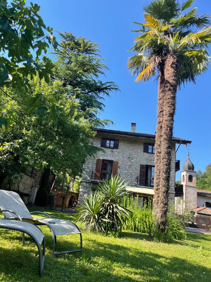 Ville  Et Parc Retro' Avec Vue Château - Riva del Garda