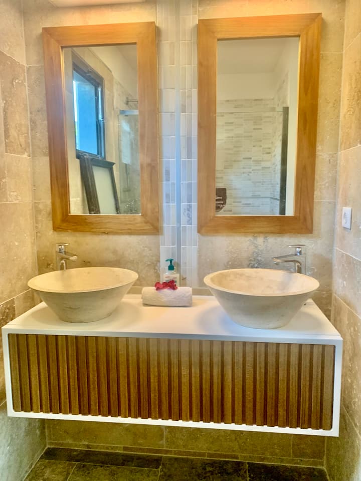 Casa Toscane, Villa De Standing, Piscine, Jacuzzi. - Saint-Gilles les Bains