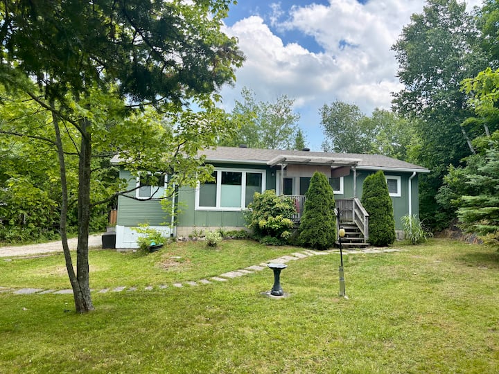 The Greenhouse Cottage In Sauble Beach - Sauble Beach