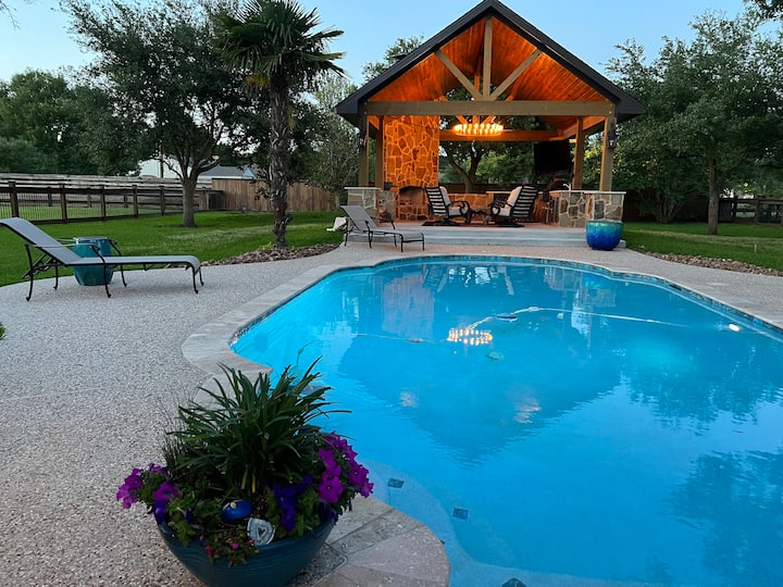 Charming 1-br Ranch Cottage Near Downtown Houston - Pearland, TX