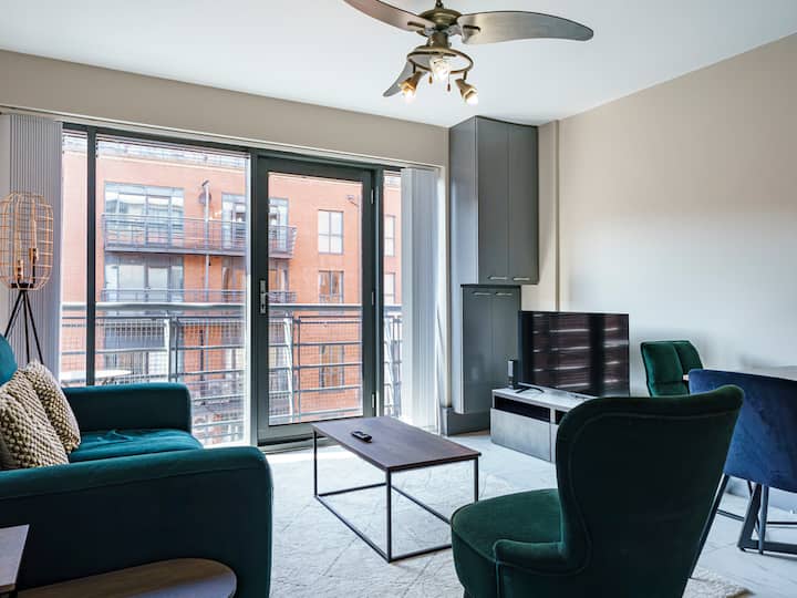 Luxury 3br Apt | City Centre | Free Parking! - Belfast