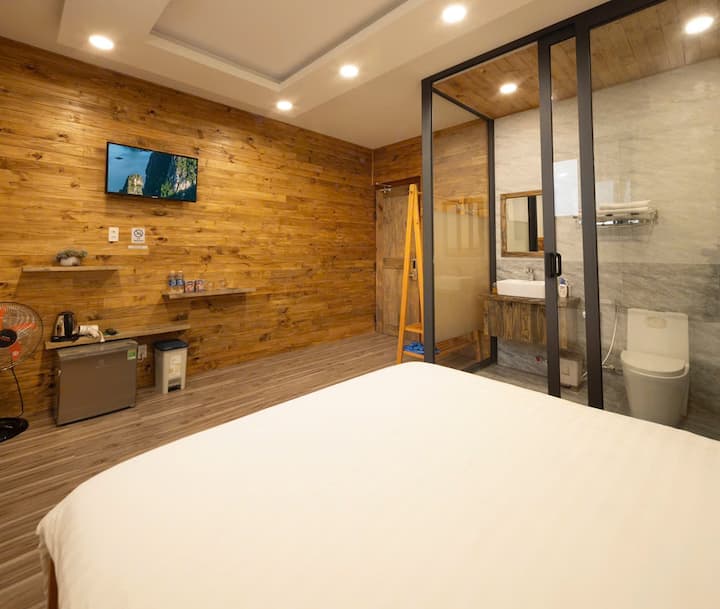 Harmony Villa - Single King With Glass Bathroom - Dalat