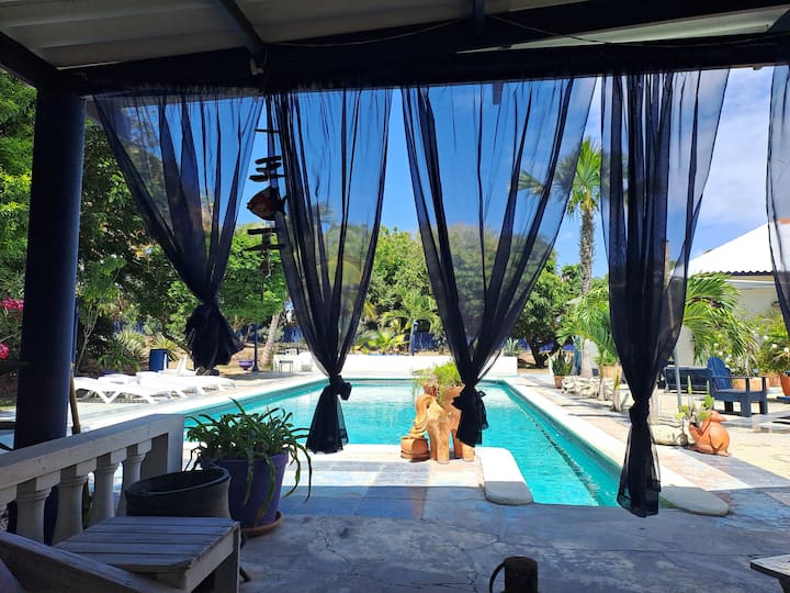 Caribbean Breeze Studio With Large Swimming Pool - Curaçao