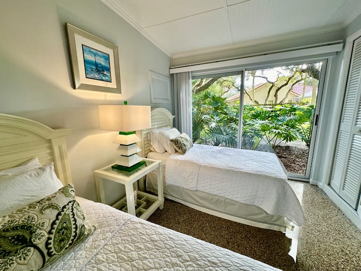 Palm Villas Vero Beach - Walk To The Beach - Vero Beach, FL