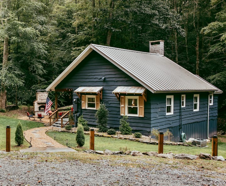 Moss Creek Waterfront Cabin Boone Perfect Location - Boone, NC
