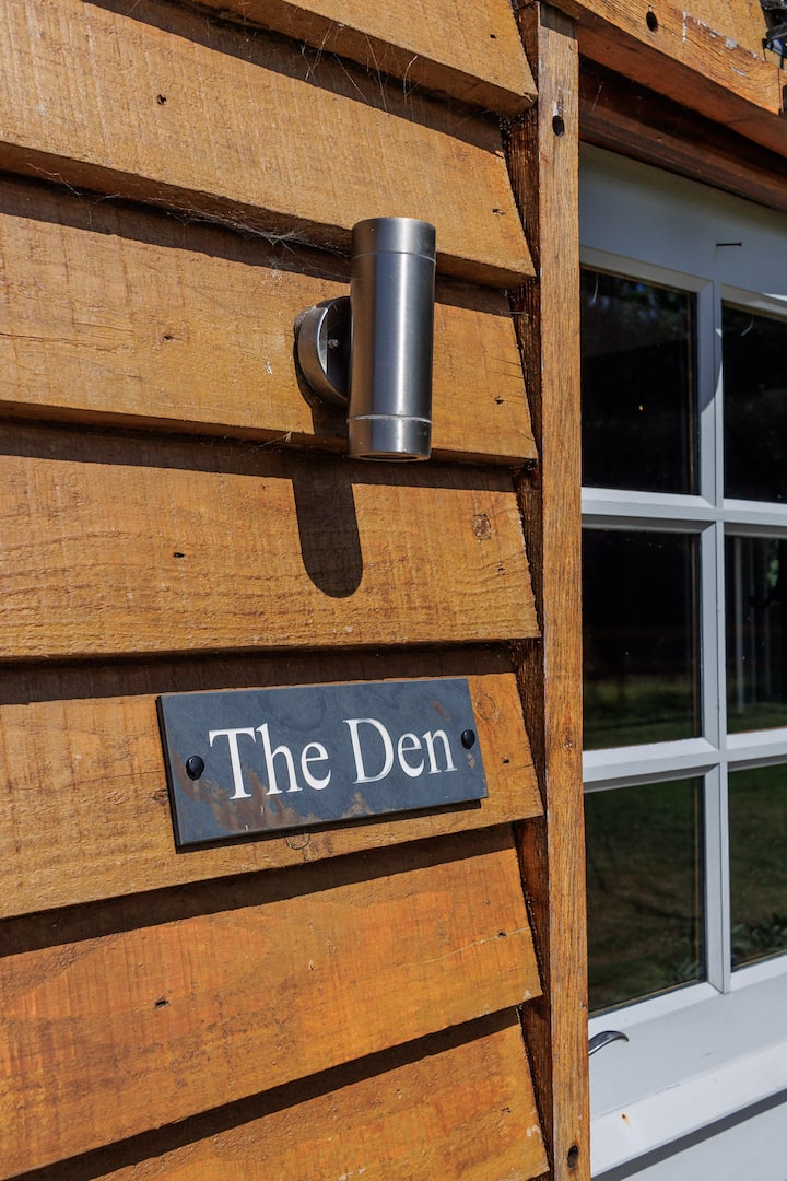 Newly Converted One Bedroom Barn In Bournemouth - Bournemouth