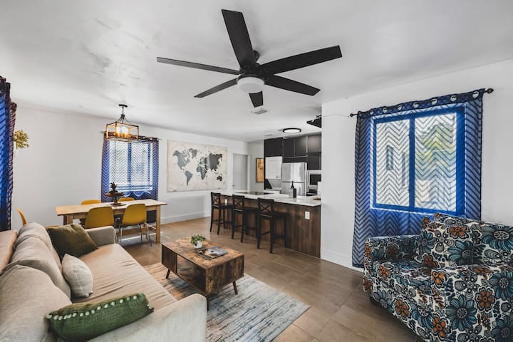 Remodeled Open Layout 3 Bedroom 2 Bathroom - Aventura, FL