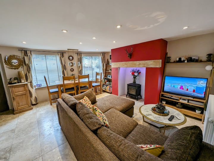 Central Location 2 Bedroom Property Near The Beach - Brighton