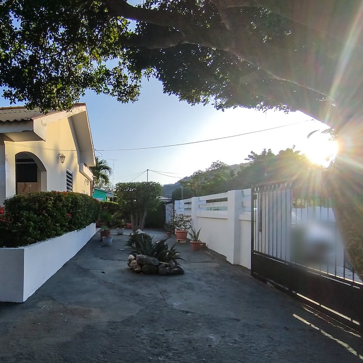 Spacious Downtown Apartment - Curaçao
